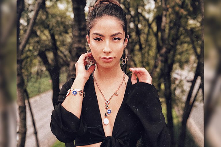 María Chacón disfruta del sol en sexy bikini – Laura G